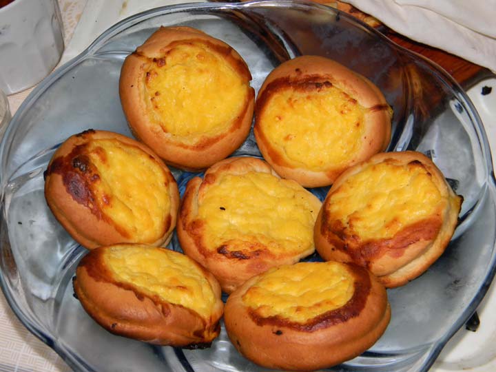 ΣΥΝΤΑΓΕΣ ΧΩΡΙΣ ΣΥΝΟΡΑ: Vatrushki (Μικρές στρογγυλές πίτσες - Ρωσία)