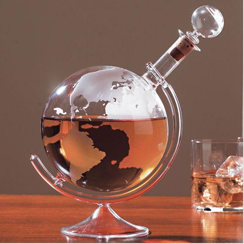 Licorera en forma de planeta tierra | La Guarida Geek