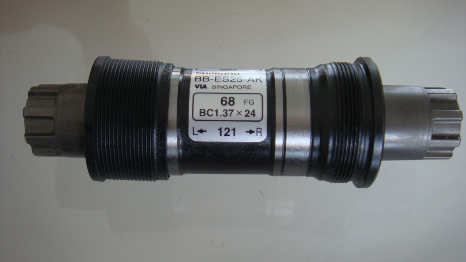 Shimano Es25 Bottom Bracket Octalink 68-121mm - BazarTech
