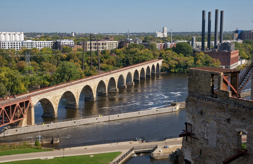 A Picture Each Day: The Stone Arch Bridge