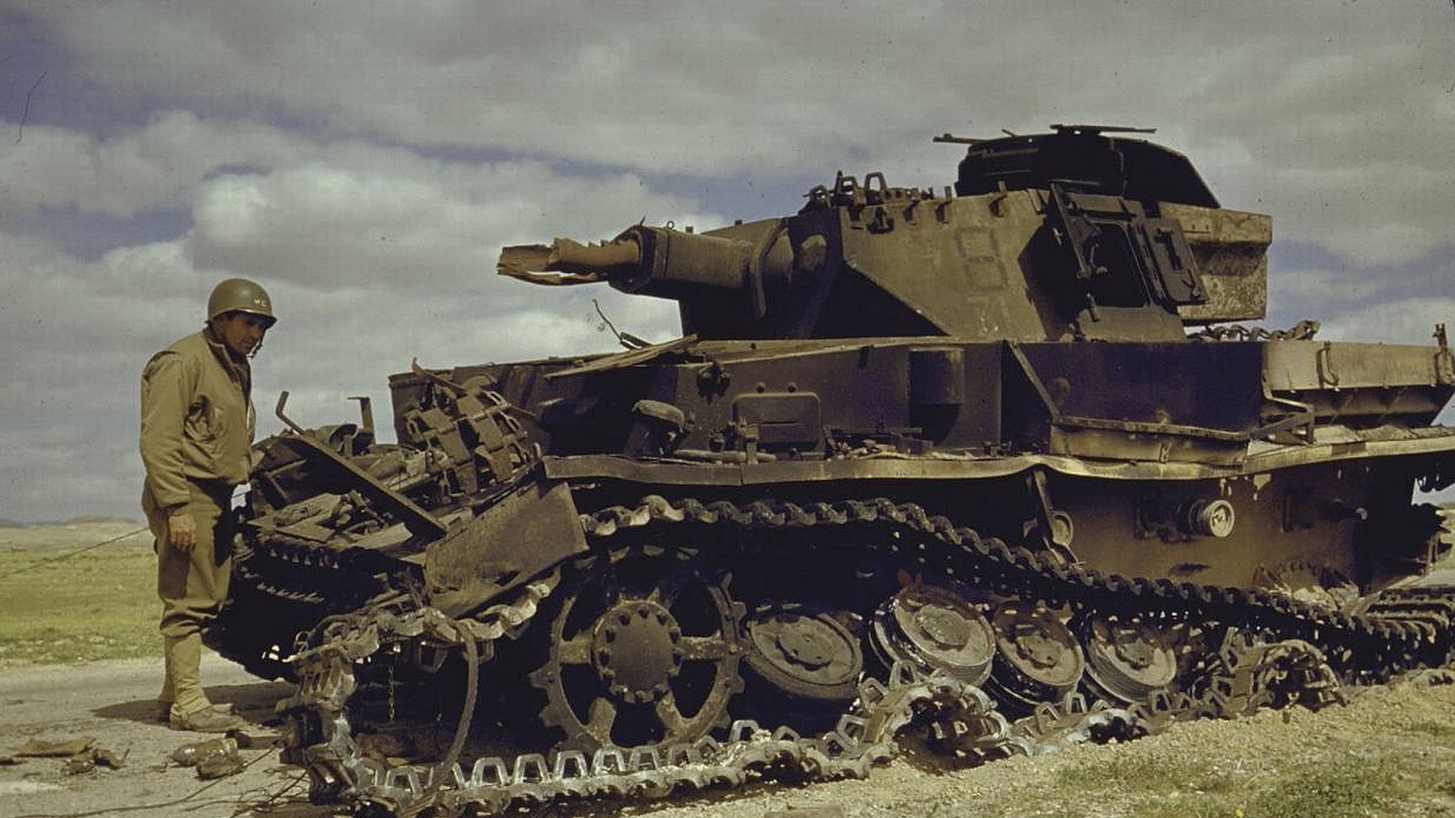 the garbage dump: world war II tanks and a couple pix of world war II ...