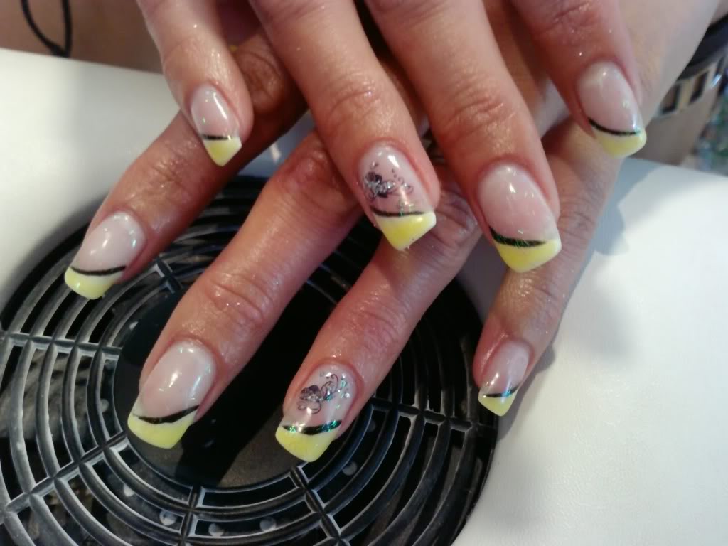 Zenski kutak: Lakiranje noktiju