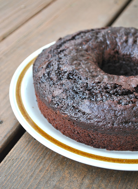 Baking Powders: Birthday cake and the 100th post