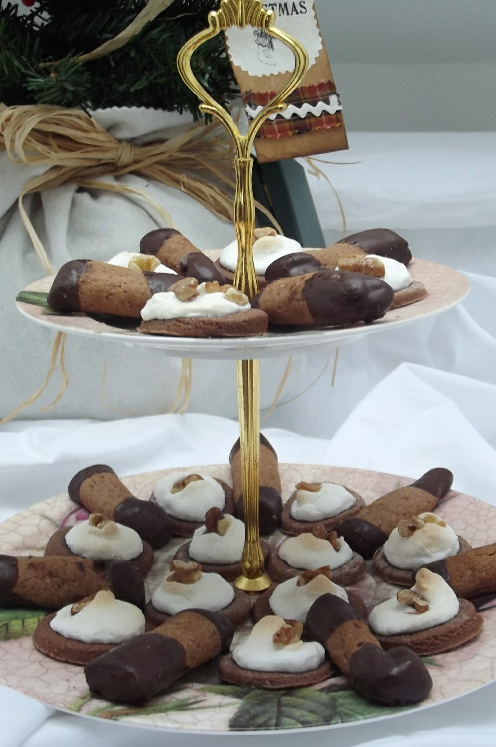 Creative Crafting: Mocha Sticks with Chocolate & Chocolate Walnut Kisses