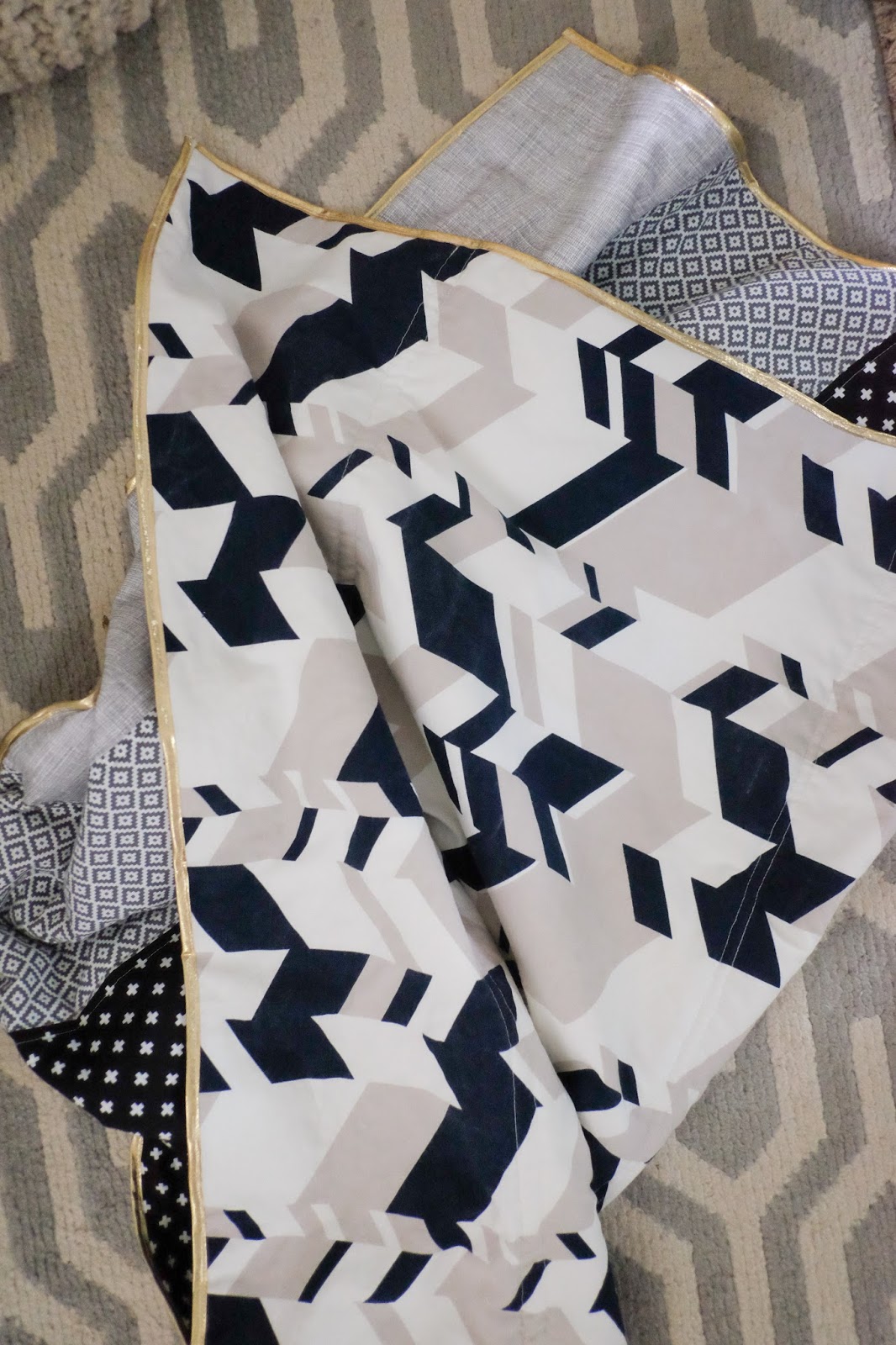 Domestic Fashionista: Neutral Baby Boy Quilt