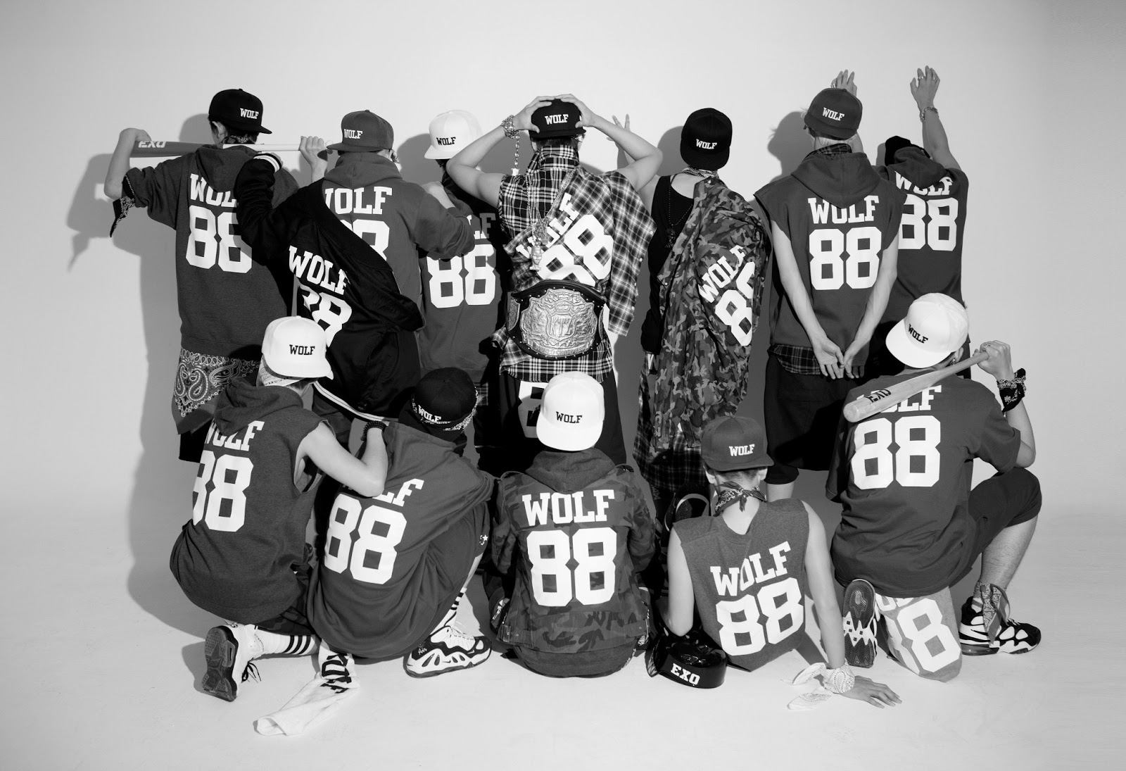 K_Popzine: EXO - XOXO (Kiss&Hug) (Photoshoot)