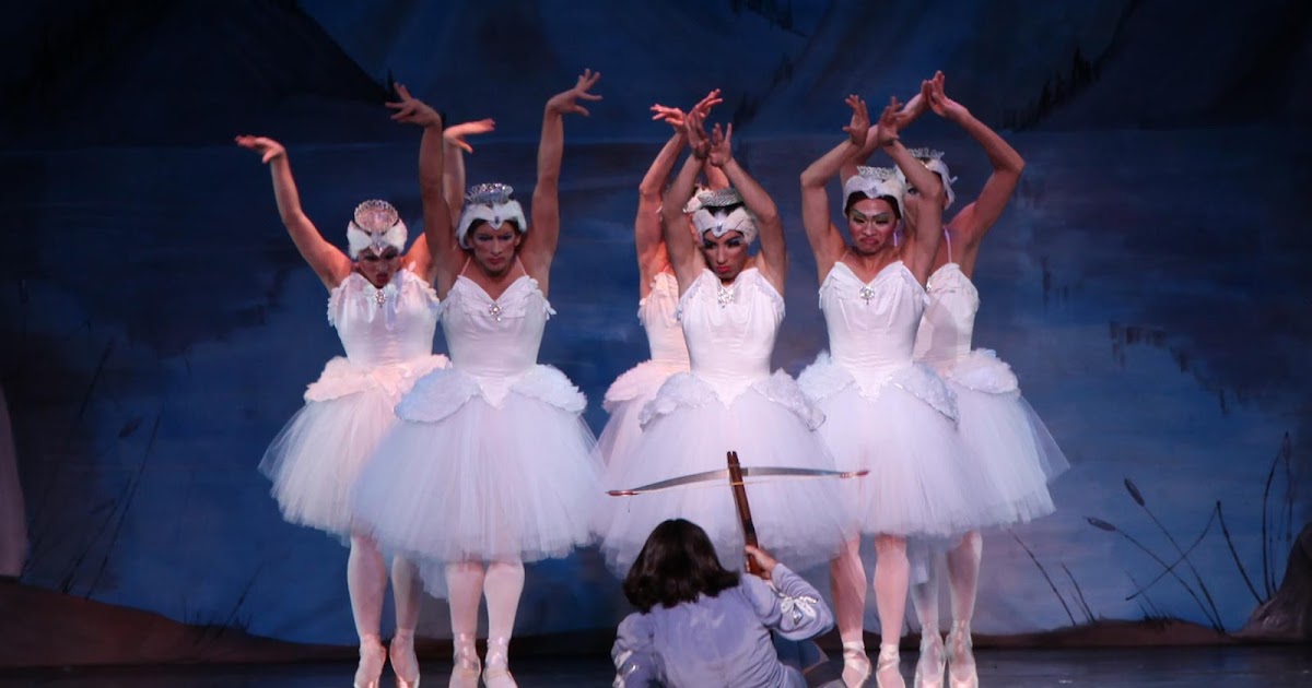 Canberra Critics Circle: MEN IN PINK TIGHTS