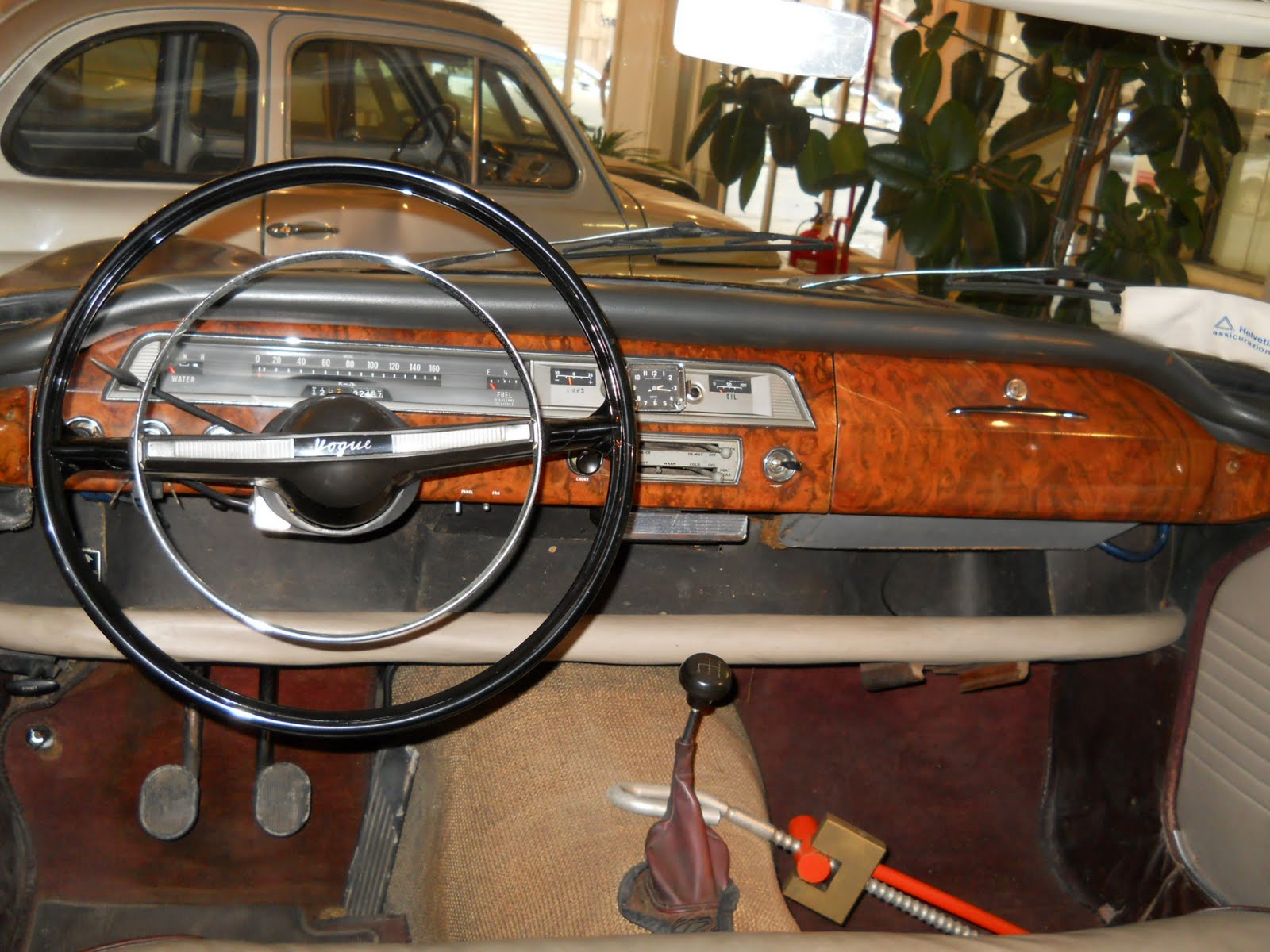 Registros Automotivos do Cotidiano: Singer Vogue 4-Door Saloon (1964-1966)