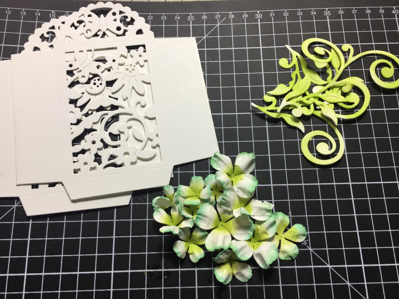 CottageCutz: DAINTY AND DELICATE GIFT BAG