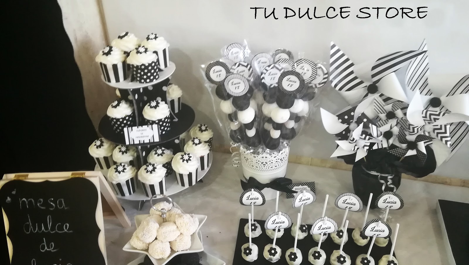 MESA DULCE EN BLANCO Y NEGRO