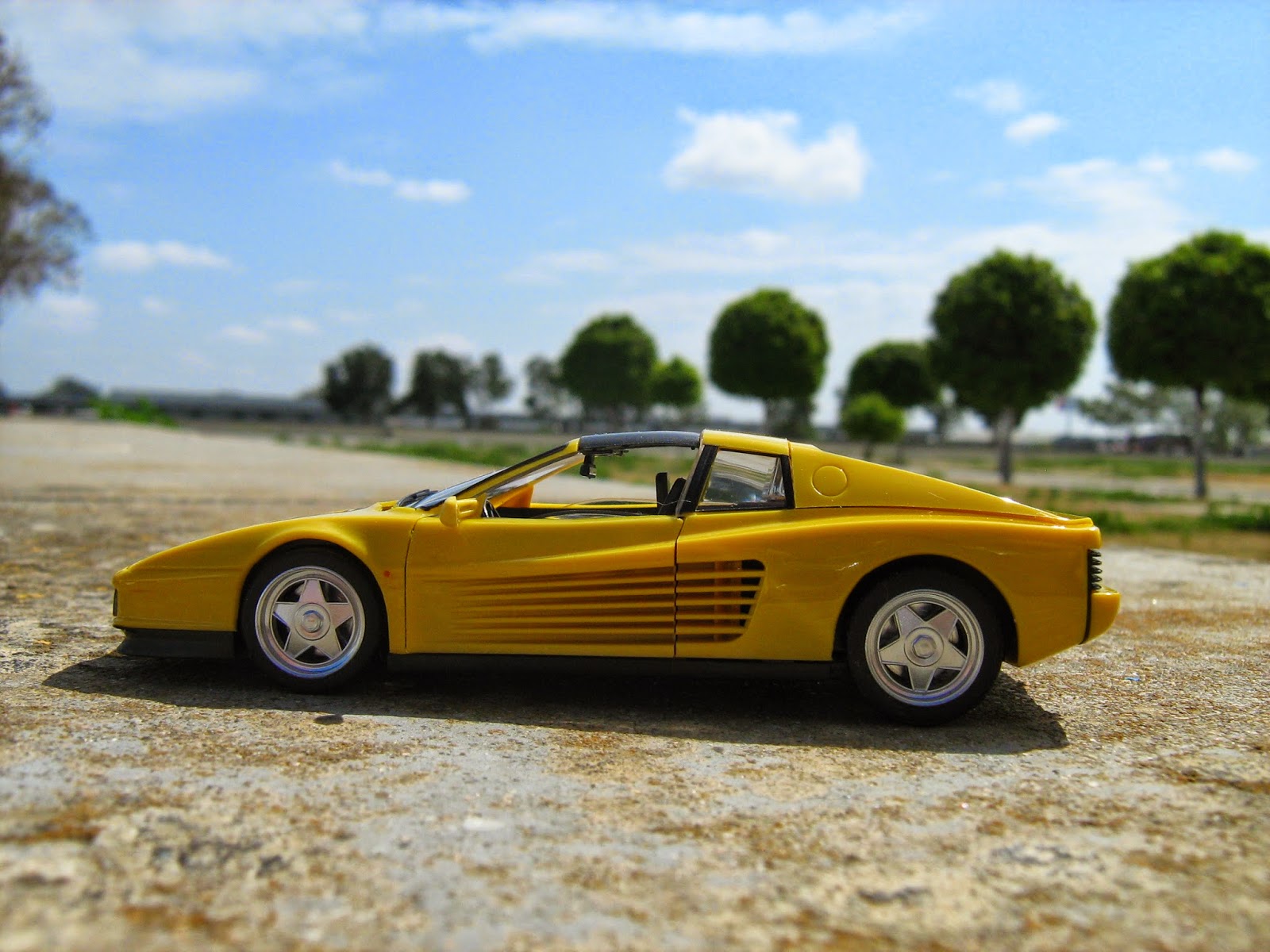 El Garaje Algabeño: Ferrari Testarossa Targa de HERPA