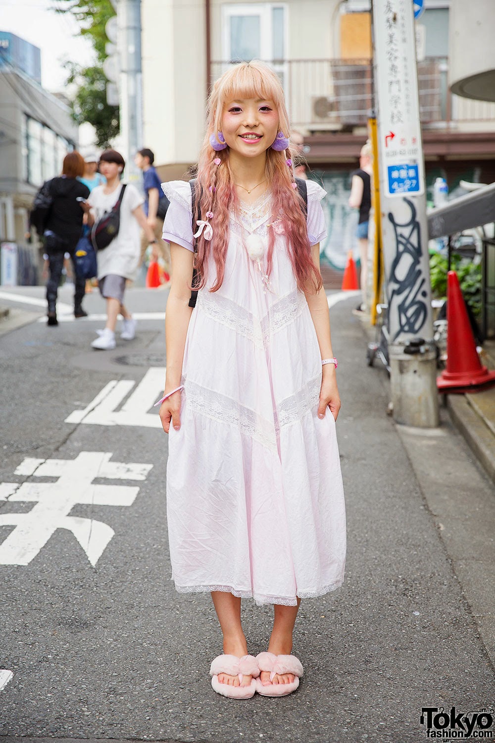 I don't know much, but I'm learning.: Mori Girl vs. Cult Party Kei: How ...