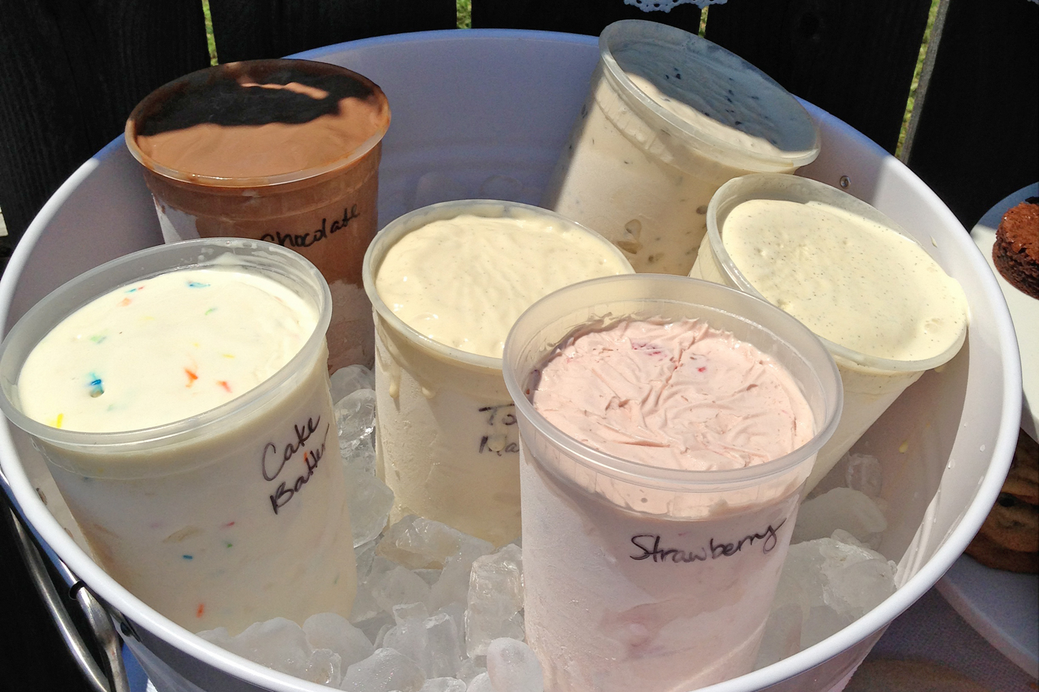 That Winsome Girl: (How to Throw a Homemade) Ice Cream Social