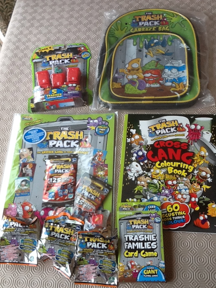 Lakes Single Mum: Toy Review: Trash Pack