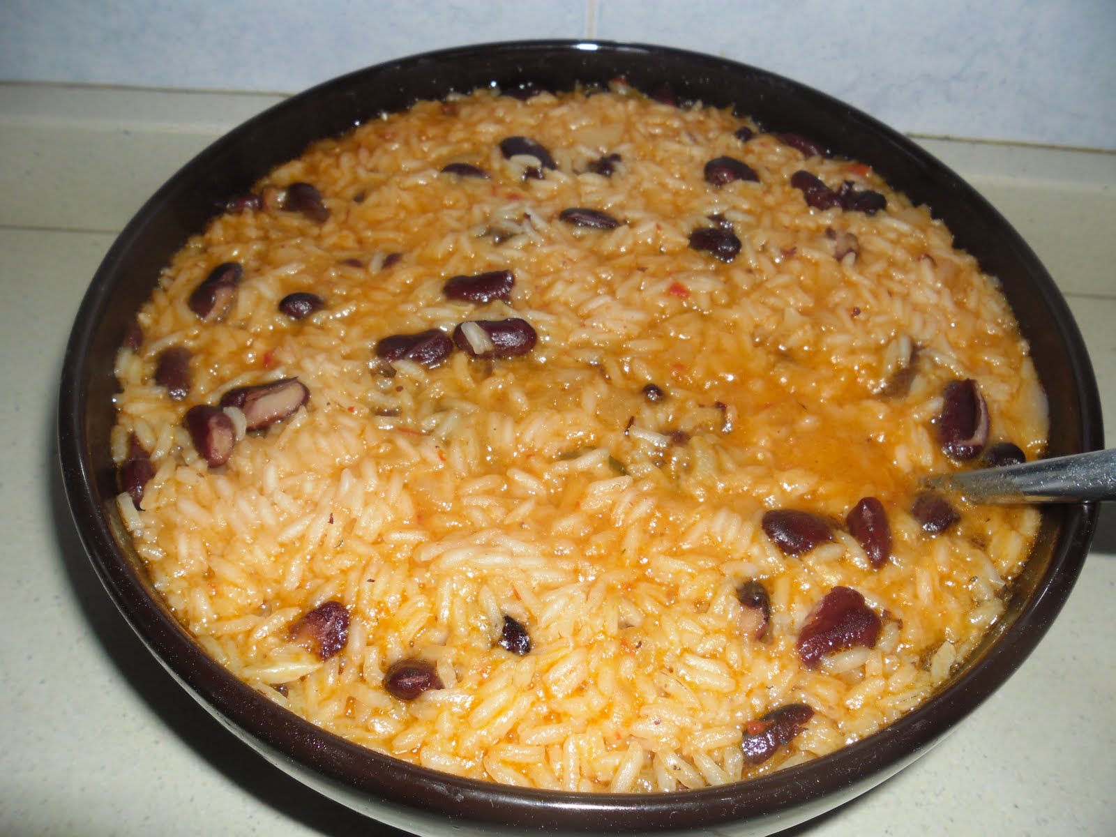 Pimentinhas na Cozinha: FRANGO ASSADO COM ARROZ DE FEIJÃO E BATATAS ASSADAS