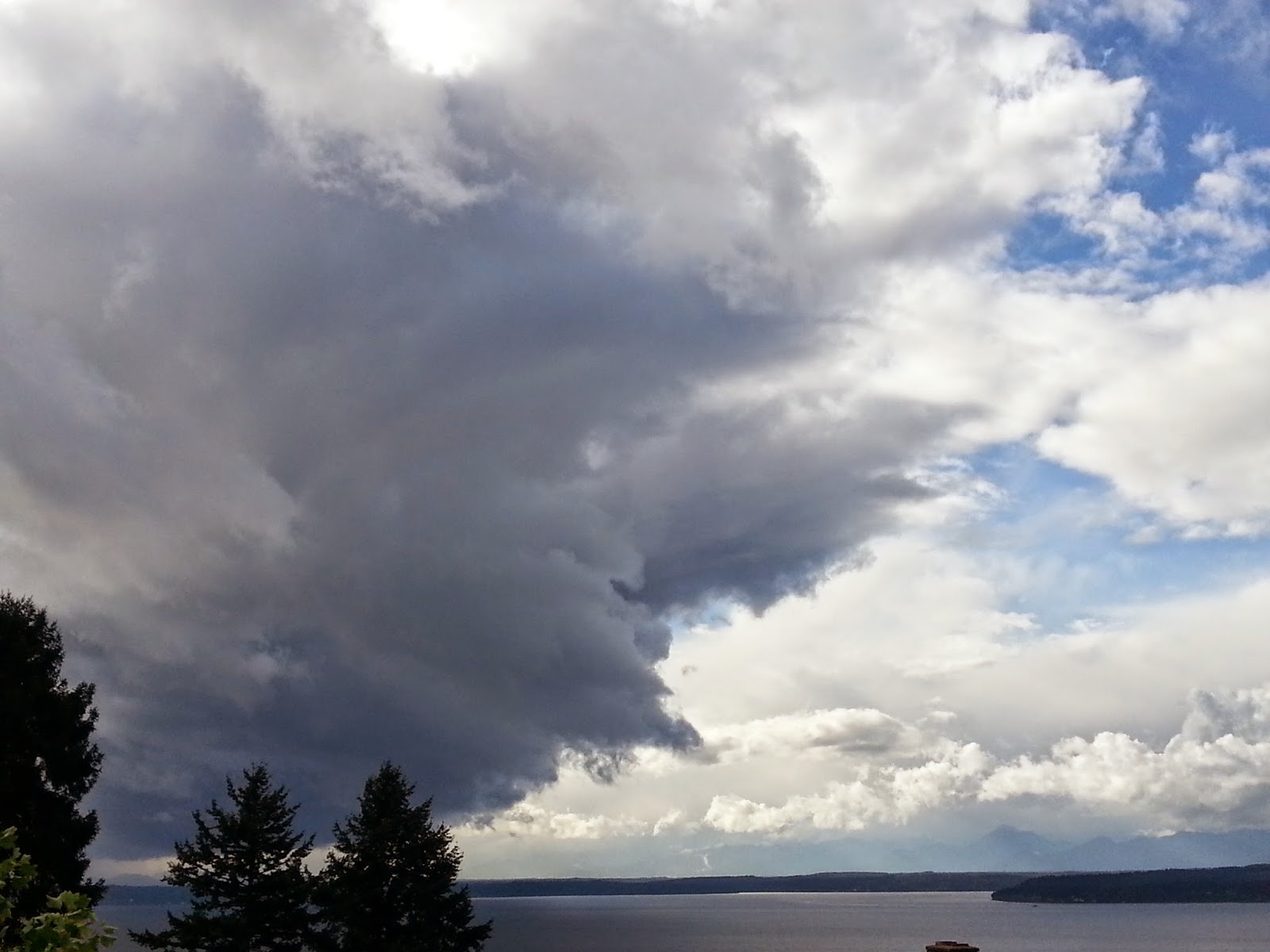 Shoreline Area News: Photo: Scary rain cloud