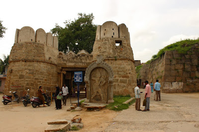 Journeys across Karnataka: Penukonda fort ruins
