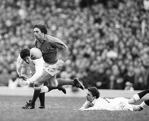 Placaje Alto. Rugby y Literatura.: Philippe Sella por Phil Blakeway