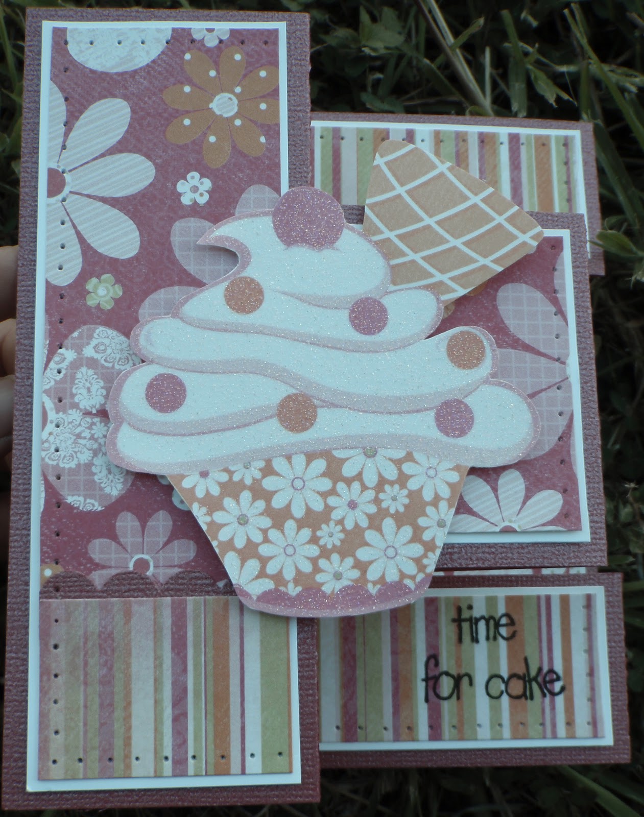 Grubb's Creations: Cupcake Card