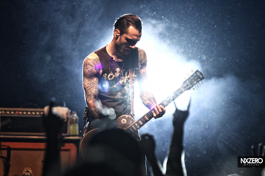 FcoNxPatosDeMinas: Fi faz nova tatuagem em Los Angeles