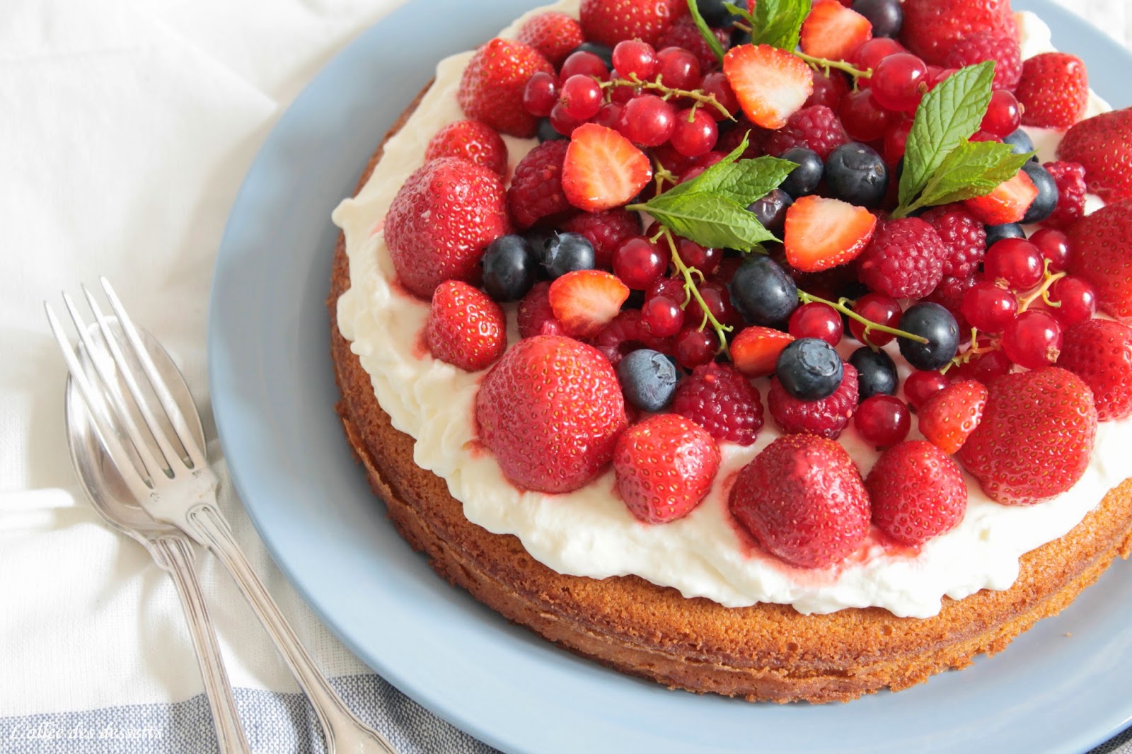 L'allée des desserts: Gâteau aux fruits rouges