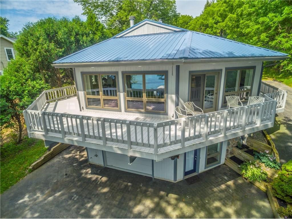 Sweet House Dreams: 1989 Octagon Lake House in Canandaigua, New York