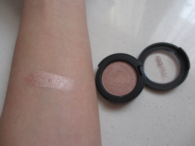 The Blackmentos Beauty Box: Rave Review: Red Earth Illusion Lights ...