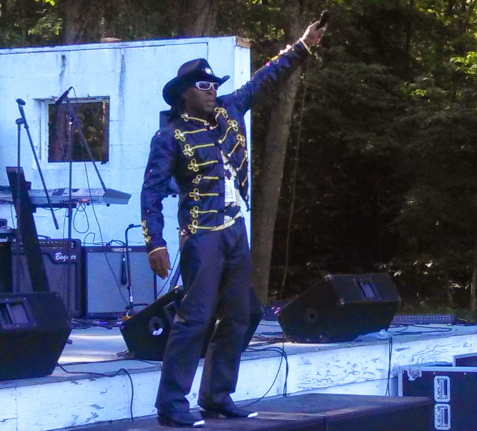 Southern Soul Paradise: Ghetto Cowboy (featuring Bigg Robb) - "Pop A Pill"