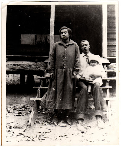 Between the Gate Posts: Samuel Markham and Family circa 1926