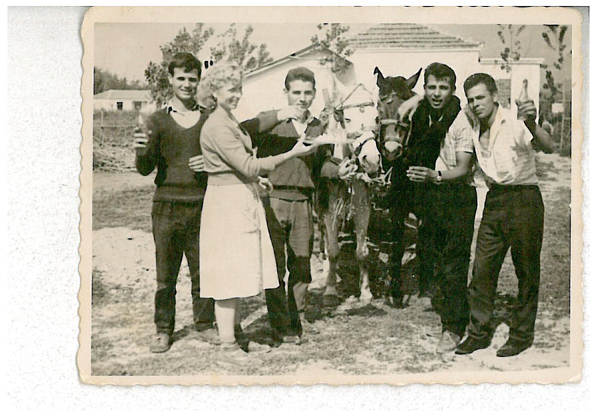 ΟΡΦΕΑΣ ΤΩΝ ΤΡΑΓΙΛΙΩΤΩΝ: φωτογραφιες απο τα παλια