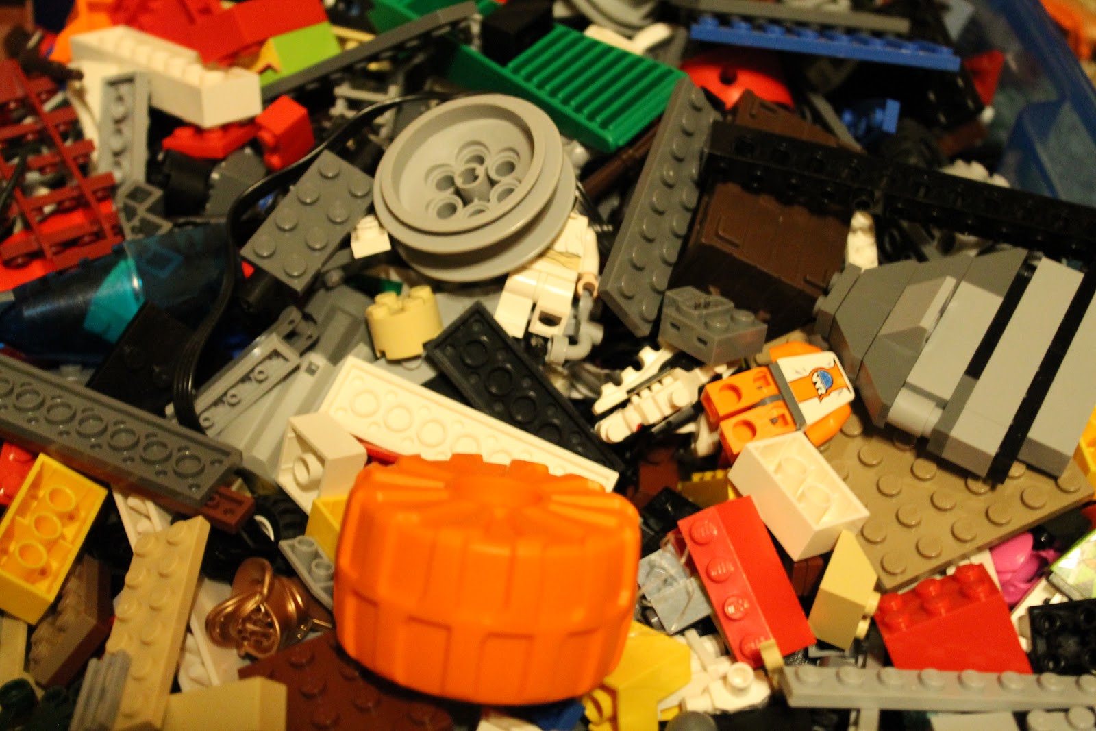 Texas Homemaking: Ready, Set, Build! :: How to Start Your Own LEGO Club