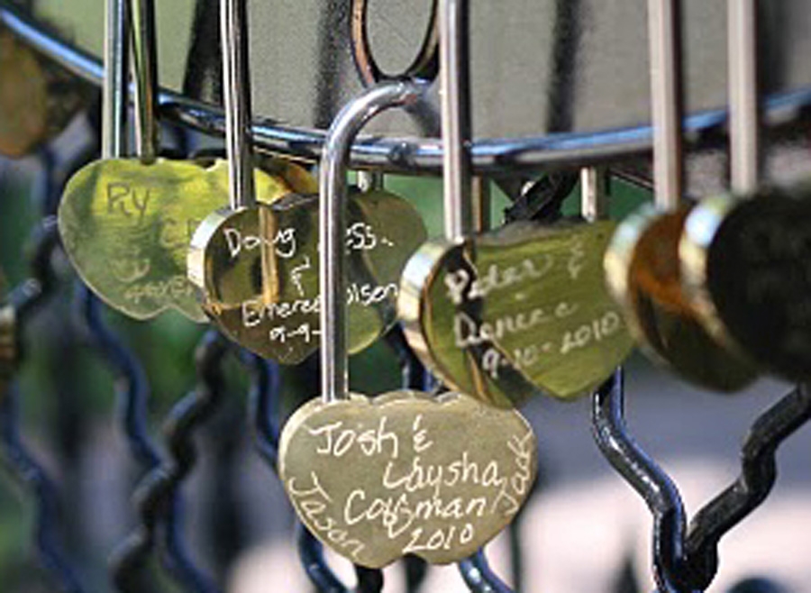 The Wedding Stationer's Husband: Love Locks