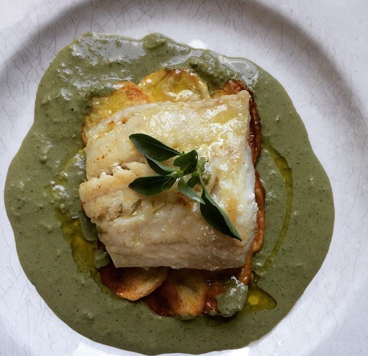 Comidas & Rumos: FILÉ DE ROBALO GRALHADO COM BATATAS E MOLHO DE MAJERICÃO