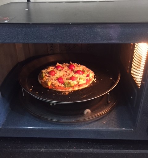 Shobha's Food Mazaa: DOZZA ( Pizza Dosa)