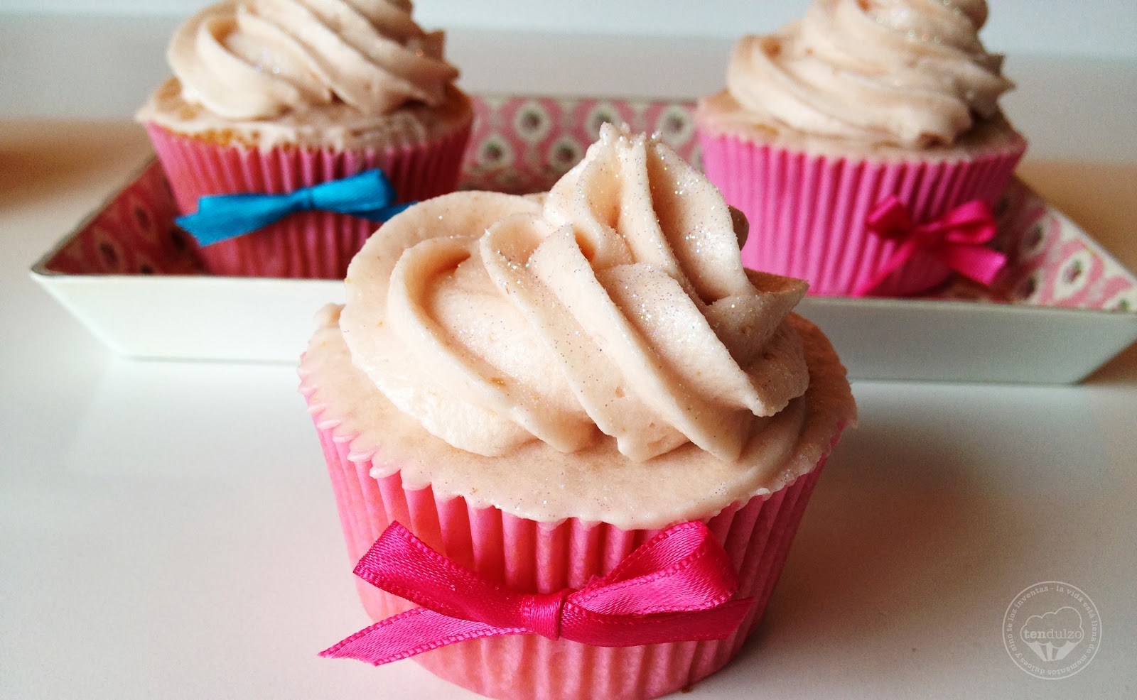 Cupcakes de frambuesa y melocotón | tendulzo