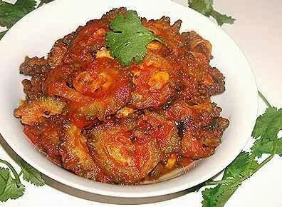 Sri Lankan Tasty Recipes: BITTERGOURD (KARAVILA) CURRY