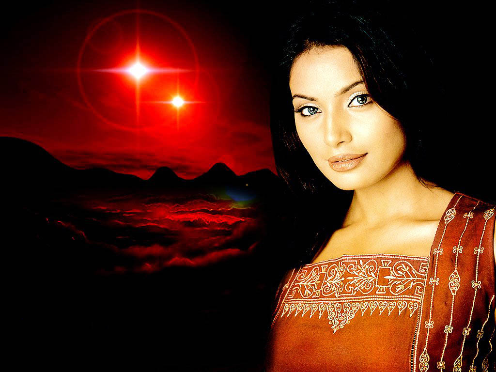 Indian Film Actress Profiles Biodata: Hindi Actress Bipasha Basu Hot ...