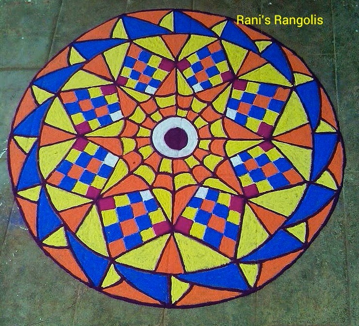 TELUGU WEB WORLD: BEAUTIFUL TRIANGLES AND CIRCLES RANGOLI ART