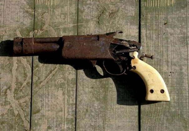 Smart & Creative: Handmade guns.