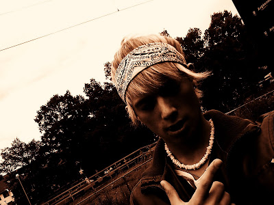 Tiepadaam - swedish famous partille johnny: Blogga blogga kmr aldrig ...