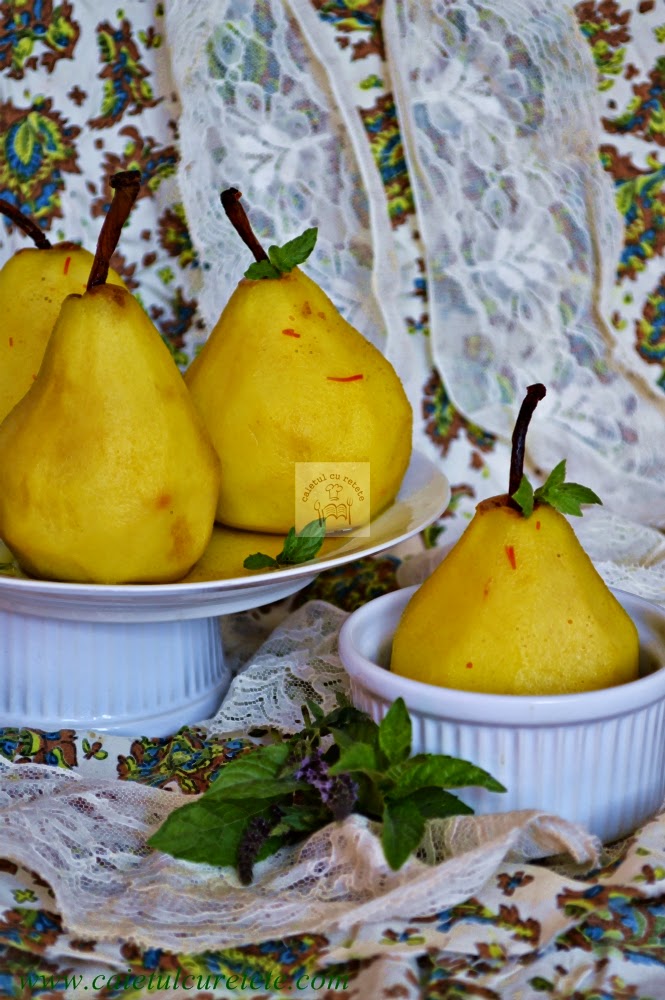 Pere in vin alb cu sofran si cardamom - CAIETUL CU RETETE