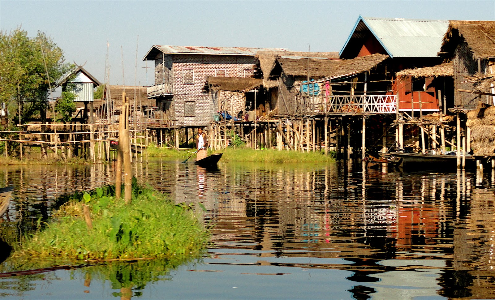 Sojourner Jack ~ The world travels of Jack Bledsoe: A City on Stilts ...