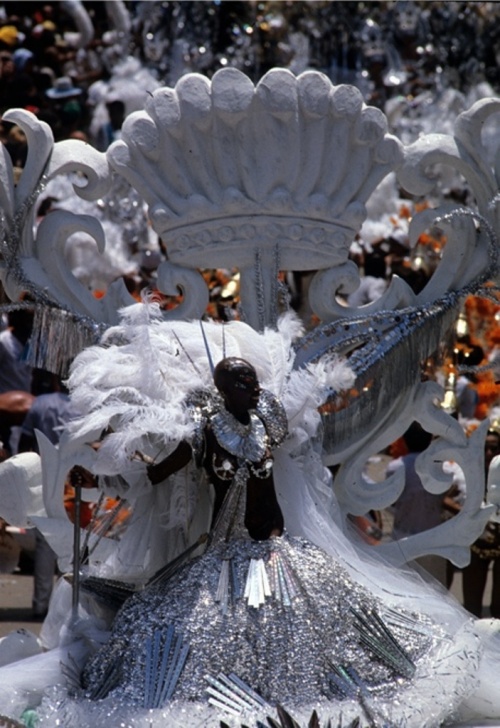 BONECOS DO BABY: Boneca Pinah, "a Cinderela negra" versão Marcus Baby