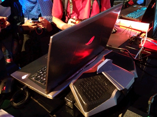 Chandra Liow Jadi Brand Ambassador ASUS Republic of Gamers - radarempoa.com