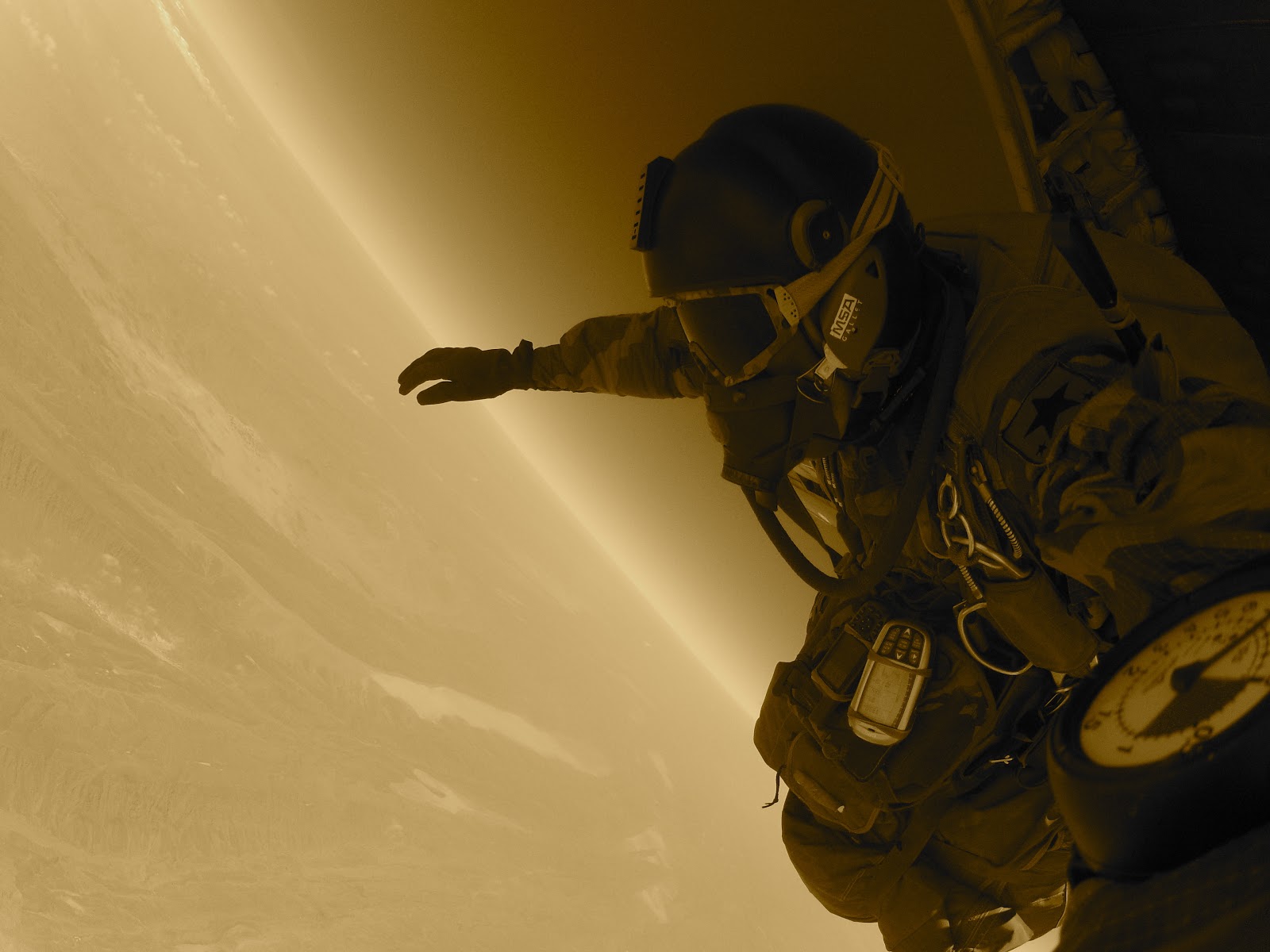 Military Parachuting: HAHO/HALO