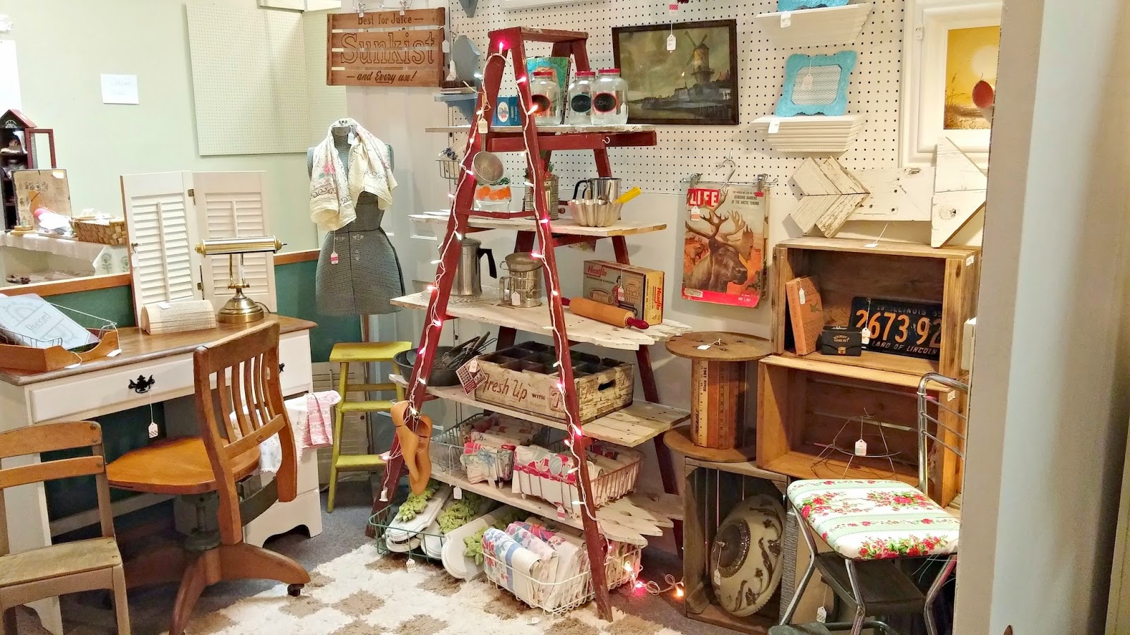 New Antique Mall Space! - Little Vintage Cottage