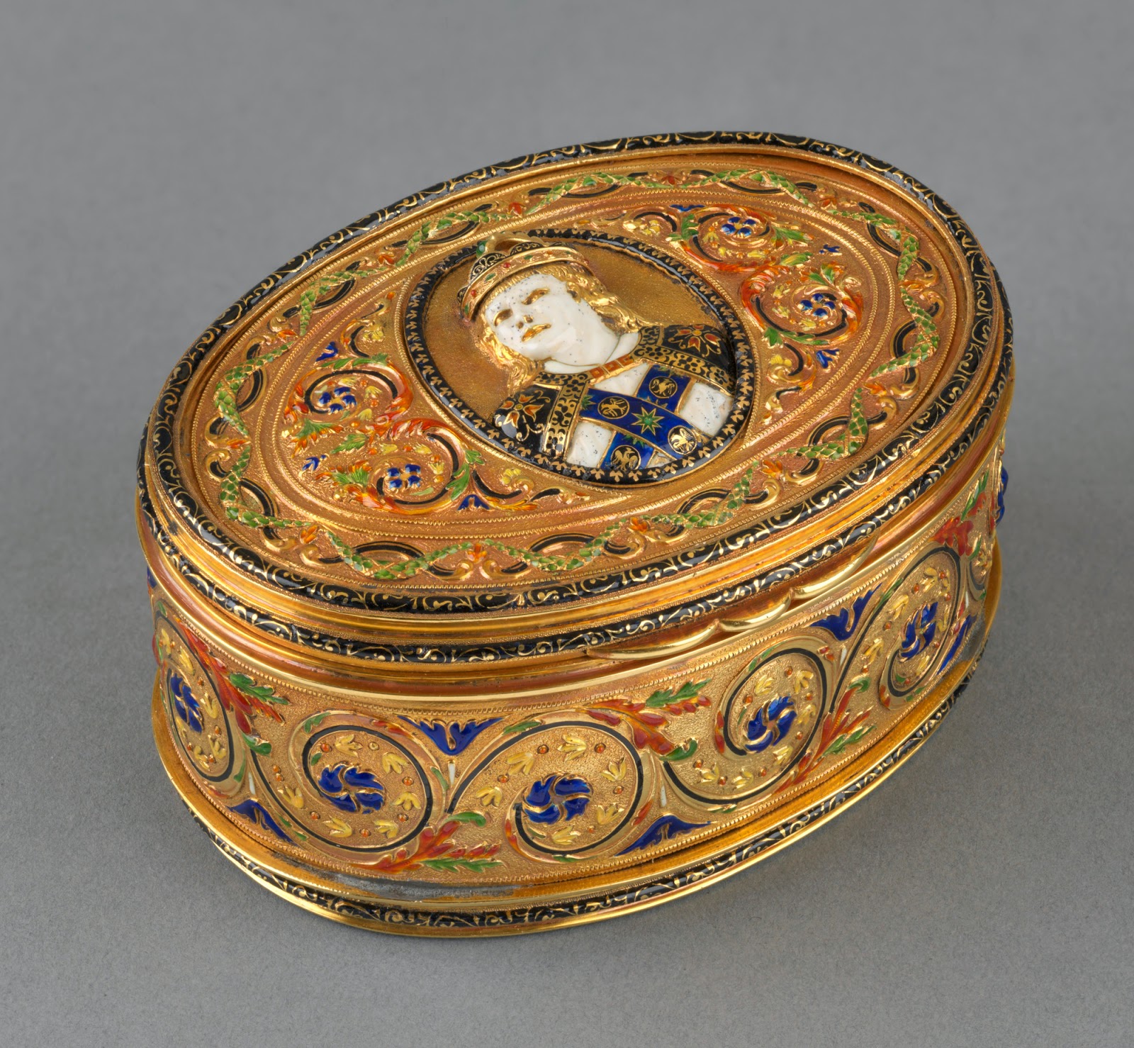 Stalking the Belle Époque: Mastery of Design: A Gold Box with a Bust of ...