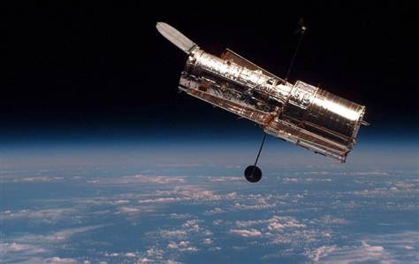 The Astronomist: The Story of Fixing Hubble
