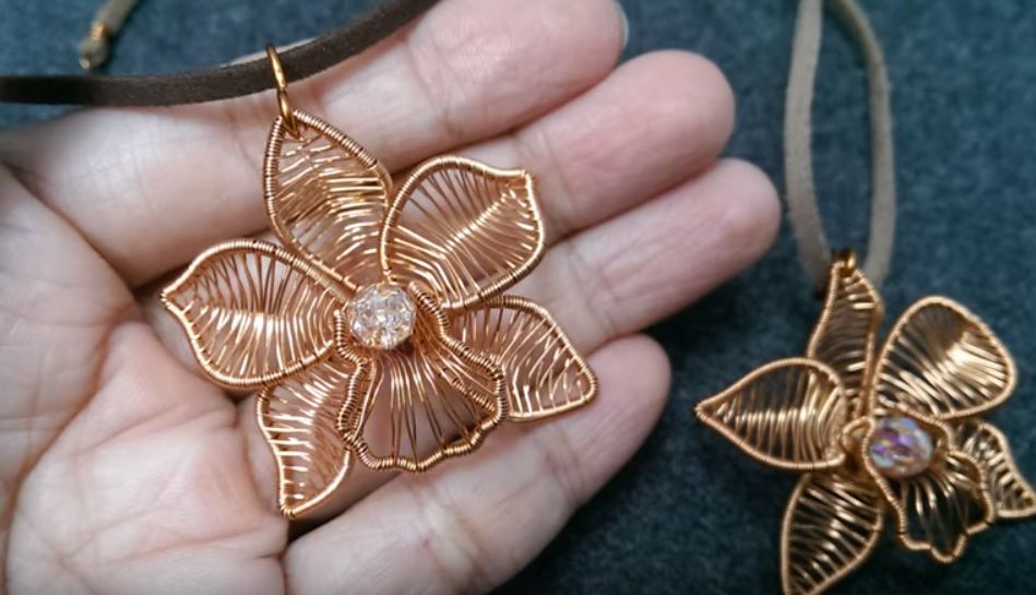 Gorgeous Wire Wrapped Orchid Pendant Tutorial / The Beading Gem