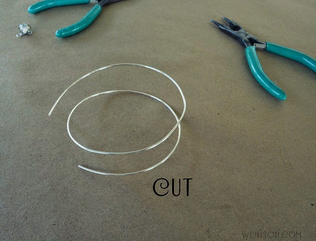 WobiSobi: Expandable Wire Bangle With Charm, DIY
